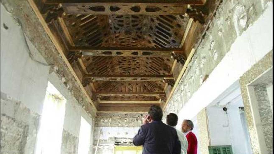 Madera y diseño mozárabe para decorar los techos de Villalón