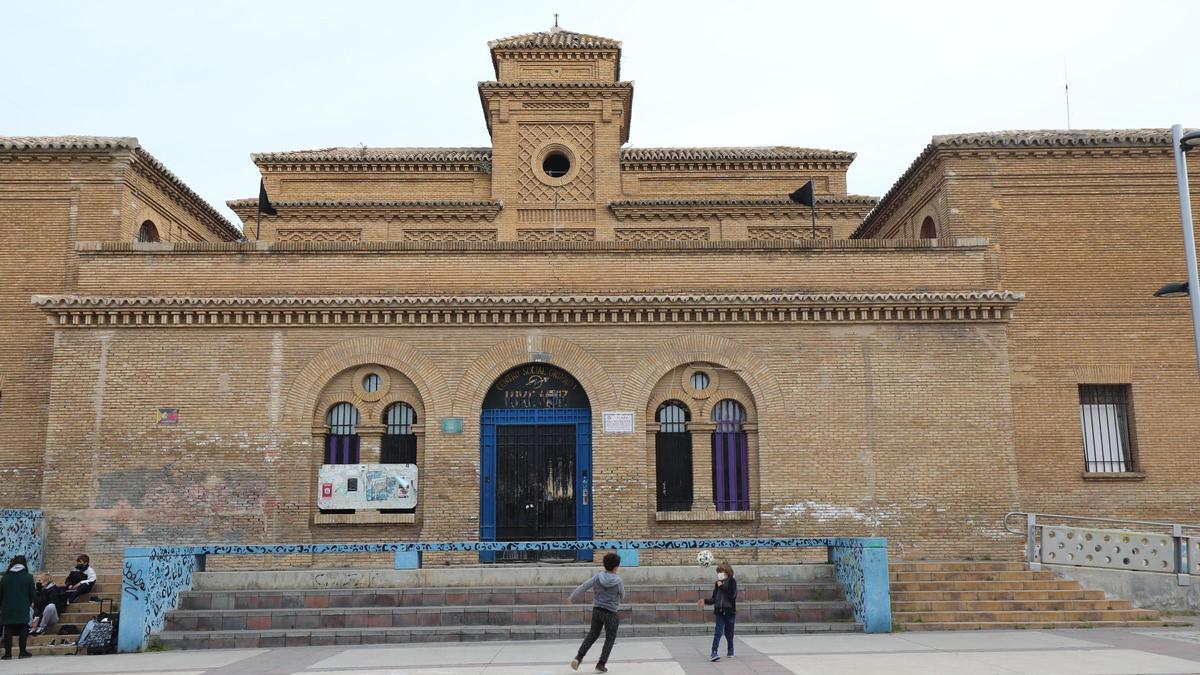 Kike Mur Zaragoza | PP y VOX apoyan el desalojo de la cárcel de Torrero ...