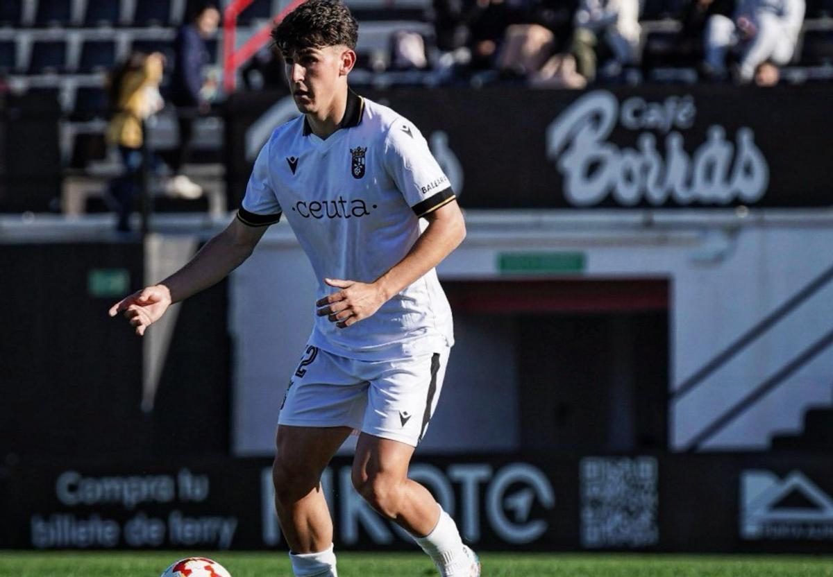 Fútbol | El Mérida suma a Víctor Corral a su centro del campo