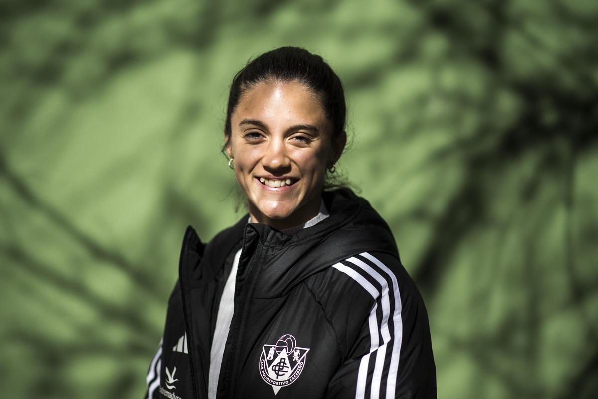 Nora, la sonrisa del gol en el Cacereño Femenino
