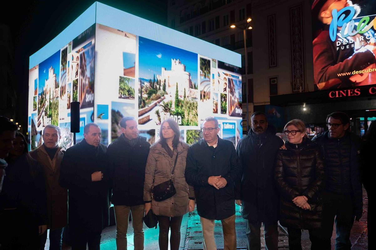 Alicante Costa Blanca inaugura el cubo LED promocional en Madrid con ...