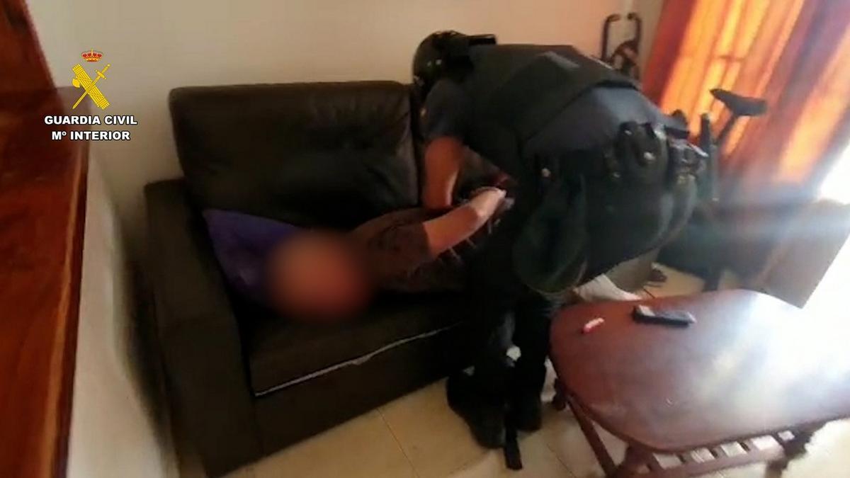 CANARIAS SUCESOS: Desmantelado un punto activo de venta de droga en una vivienda de Lanzarote