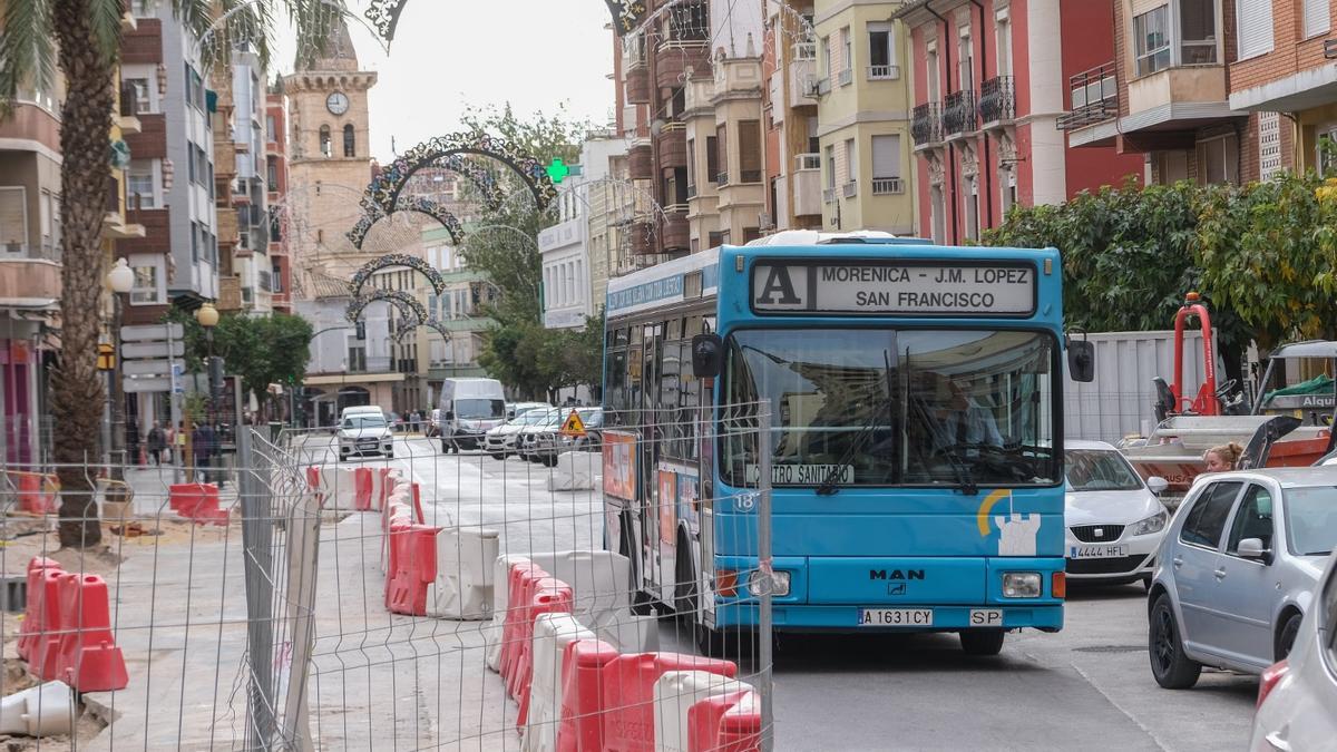 El Pleno de Villena actualiza el coste del bus para garantizar el ...