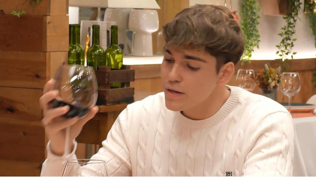 Un soltero de 'First Dates' solo le pide un favor a Carlos Sobera ...