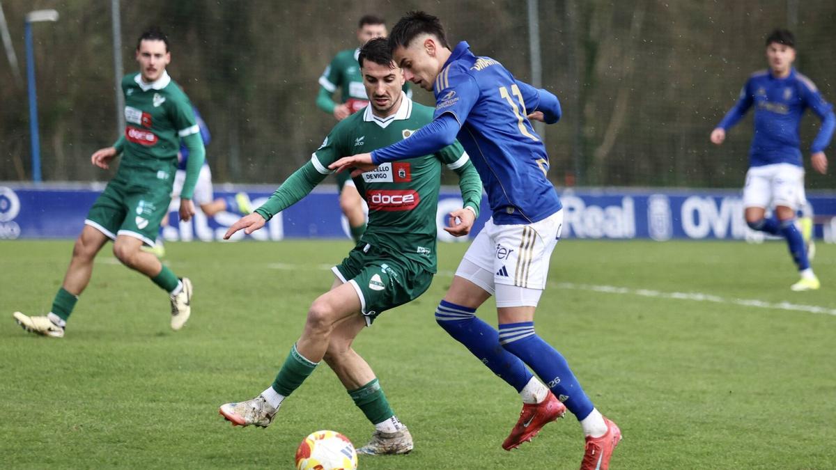 Xavi Sola frena al Vetusta: el filial azul cae por 0-1 ante el Coruxo y ...