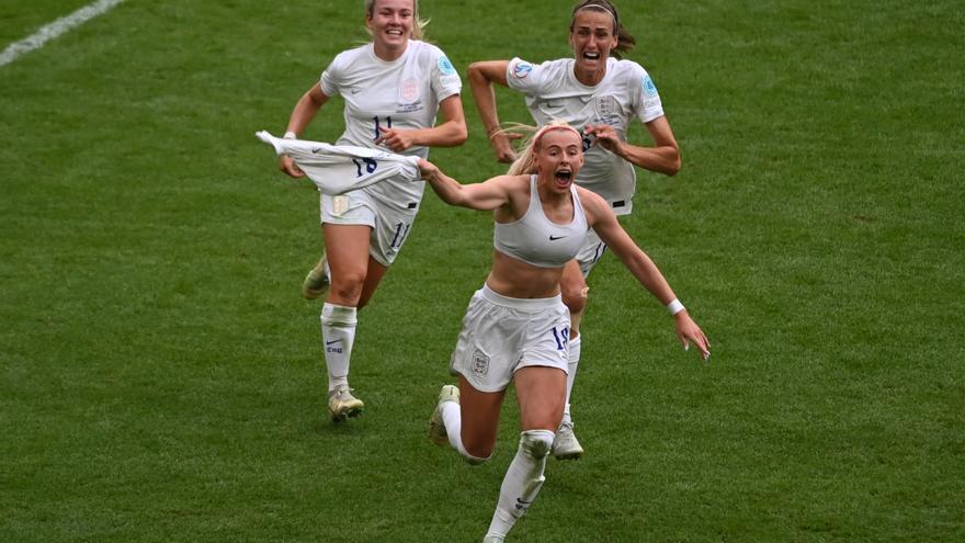 Así ha sido el gol de Kelly para que Inglaterra gane la Eurocopa Femenina