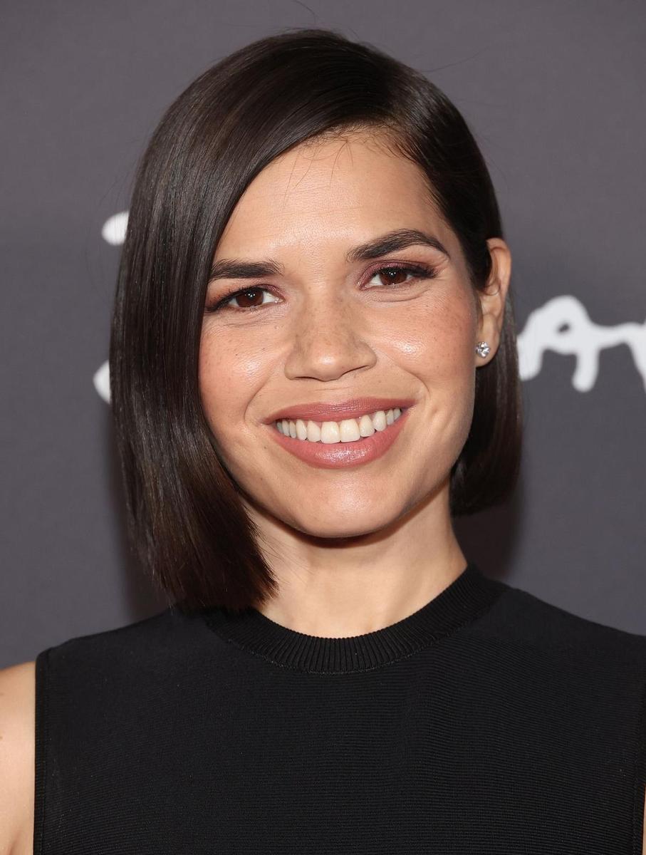 RAYA AL LADO: La raya al lado asalta las alfombras rojas: cómo se lleva ...