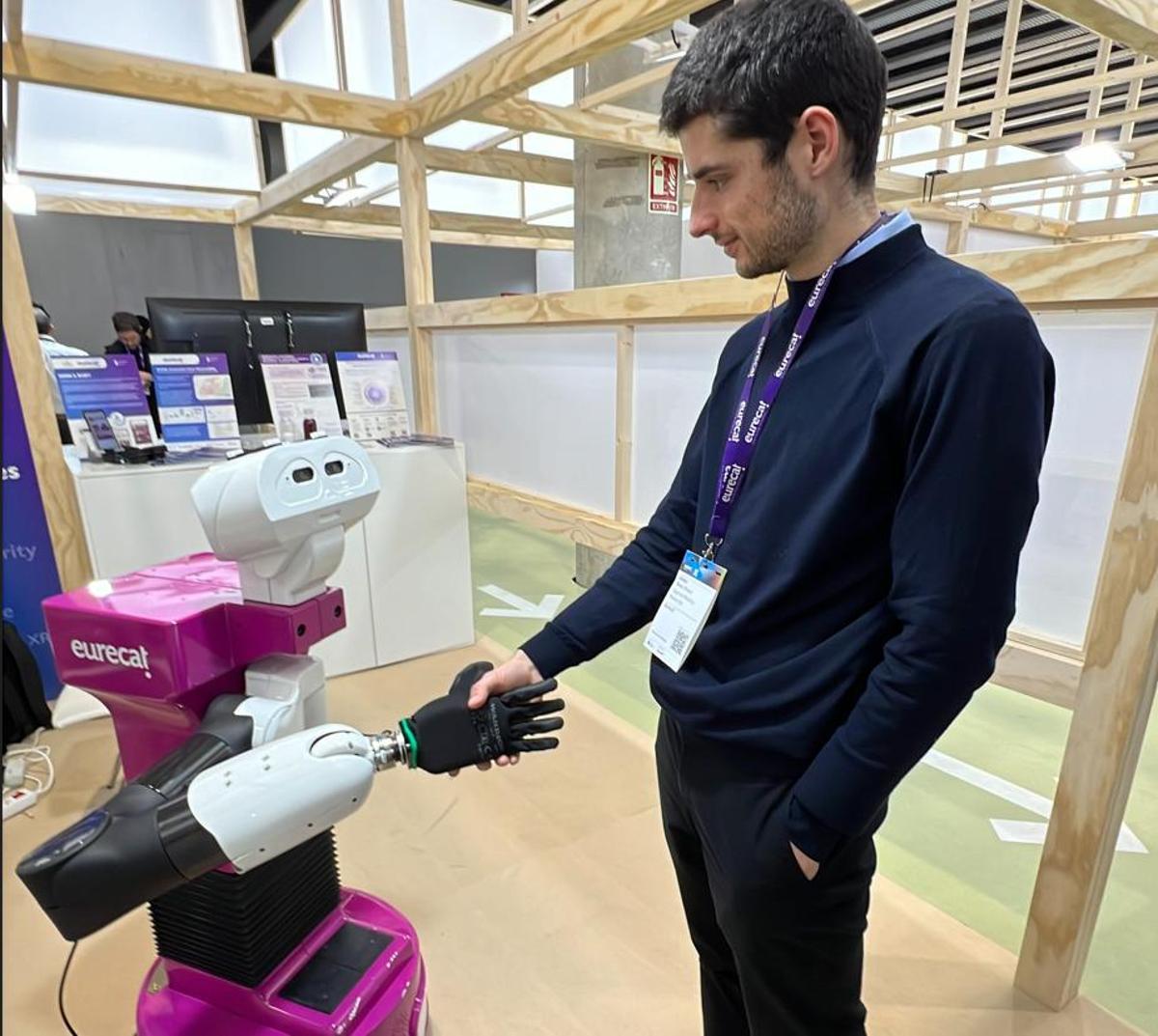 Eurecat ensaya un robot capaz de ofrecer asistencia personalizada