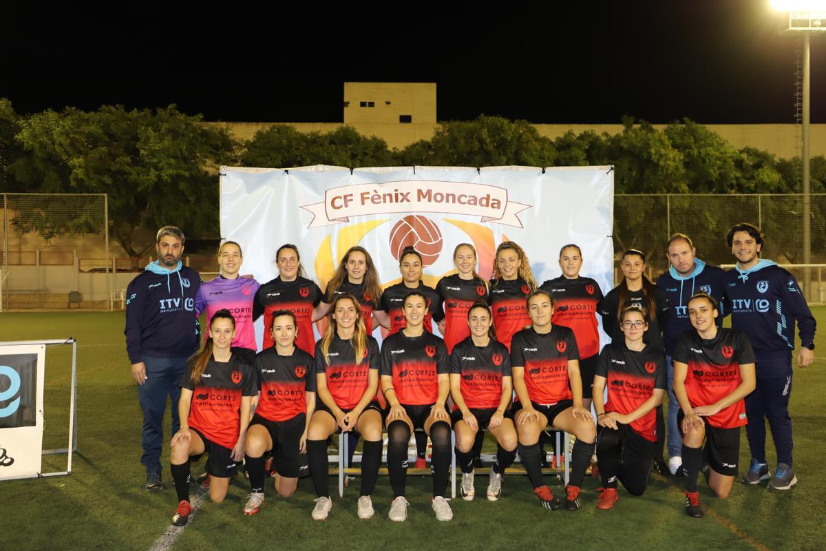 Moncada presenta el club de fútbol femenino con 200 jugadoras - Levante-EMV