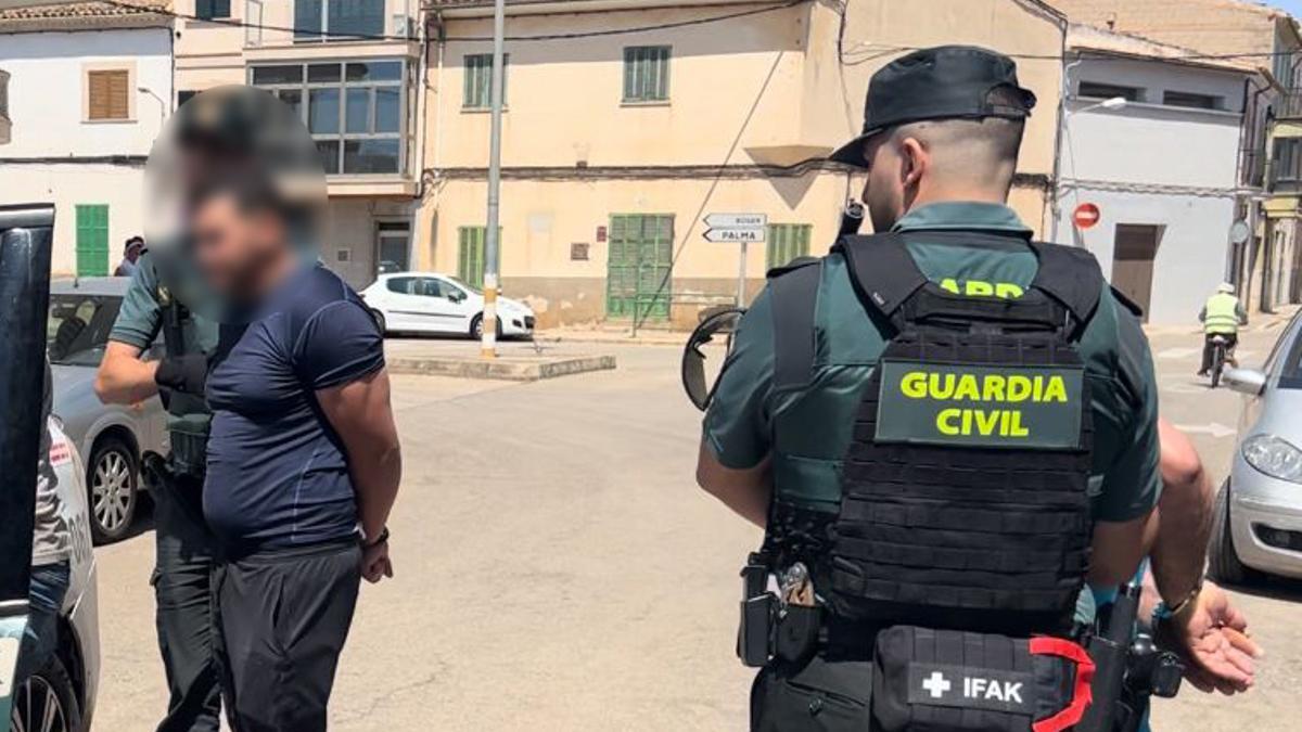 Tráfico de drogas en Mallorca | Sorprenden a dos narcos en sa Pobla con cocaína en roca en un ...