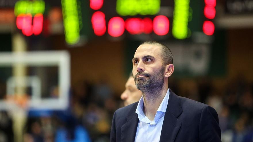 Javi Rodríguez, técnico del Alimerka Oviedo Baloncesto, analiza la ...