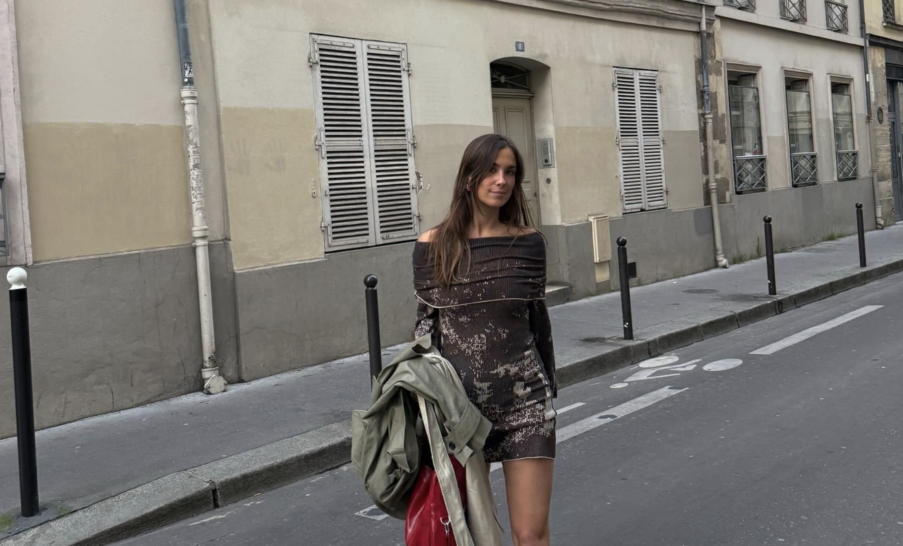 El bolso de rafia que ha llevado María Pombo en Miami es de la firma ...