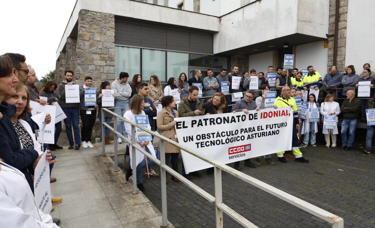 Primer día de paros en el centro tecnológico Idonial: ni los sindicatos ...