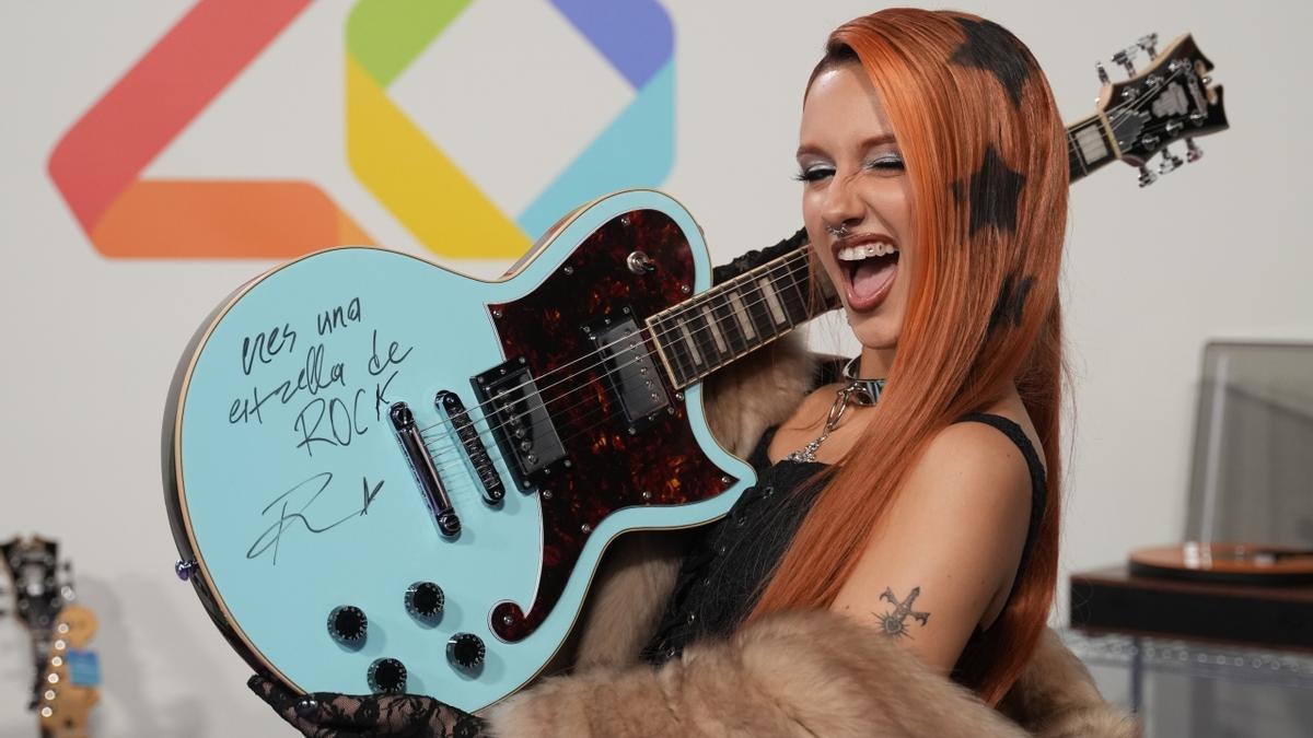 Ana Mena, Bad Gyal y Estopa donan objetos personales para ayudar a los ...