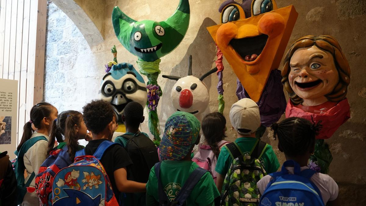 CAPGROSSOS TEMPS DE FLORS | Més de 300 alumnes creen el projecte dels ...