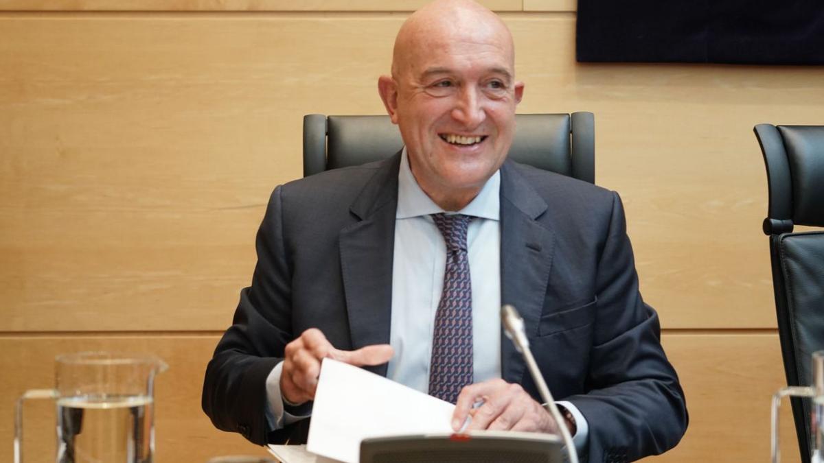 El consejero de la Presidencia, el zamorano Jesús Julio Carnero ...