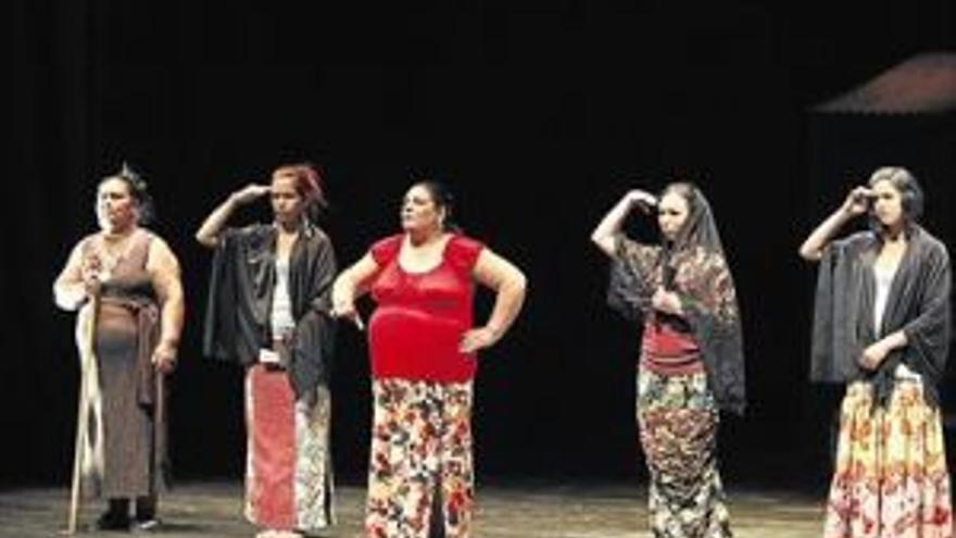 EL PARANIMF DE LA UJI RECIBE ‘LA CASA DE BERNARDA ALBA’