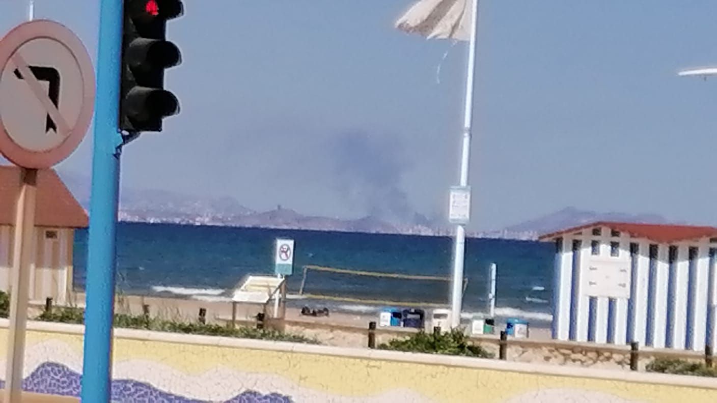 Alarma en Benidorm por un aparatoso incendio