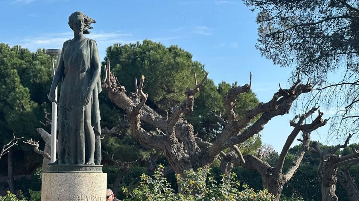 MÉRIDA ESCULTURA JUAN DE ÁVALOS: La escultura que homenajea a los ...