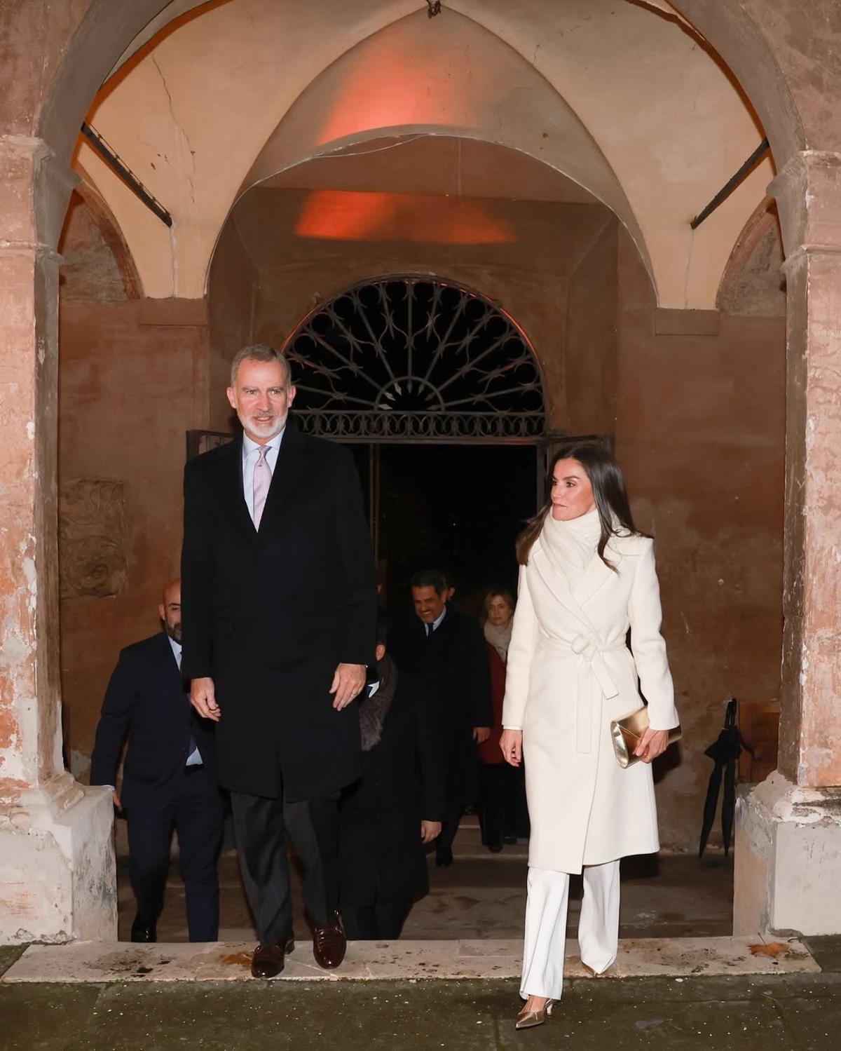 LETIZIA CONJUNTO BLANCO ITALIA | La reina Letizia deslumbra en Italia ...