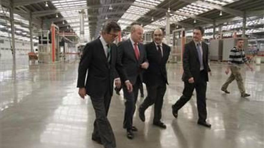 El conseller Buch vaticina que el empleo en la cerámica se reactivará a ...