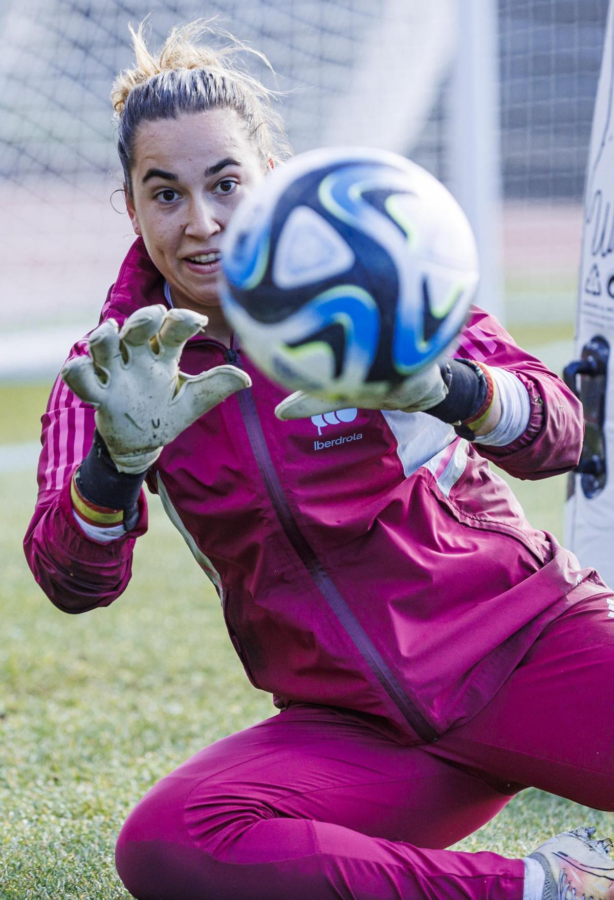 Cata Coll: "Cuando me pongo los guantes, mantengo la calma, confío en ...