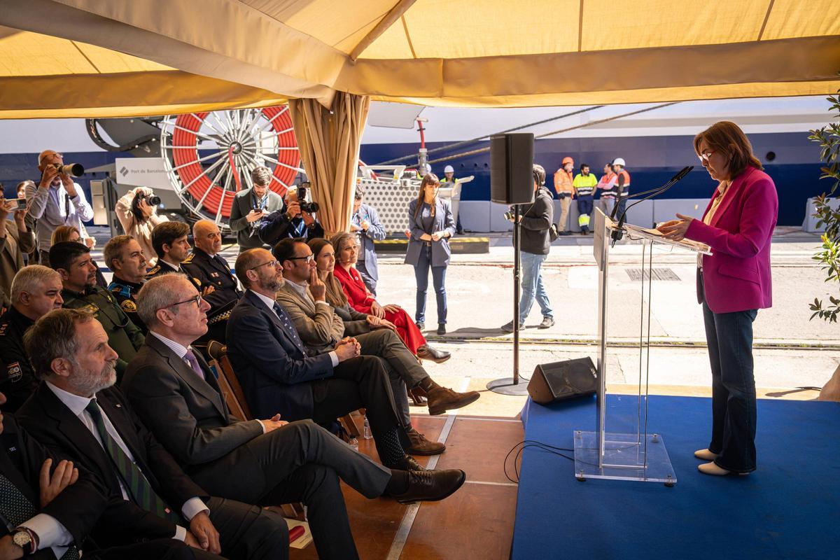 El Port de Barcelona estrena la conexión eléctrica de la terminal de ...