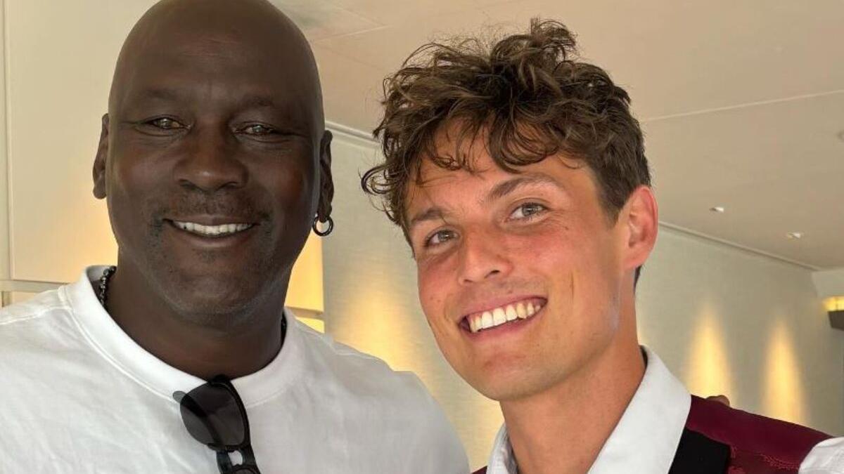 FAMOSOS EN IBIZA | Michael Jordan disfruta de la 'magia' de Ibiza