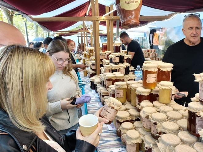 Llubí celebra una dulce y exitosa 25 edición de la Fira de la Mel