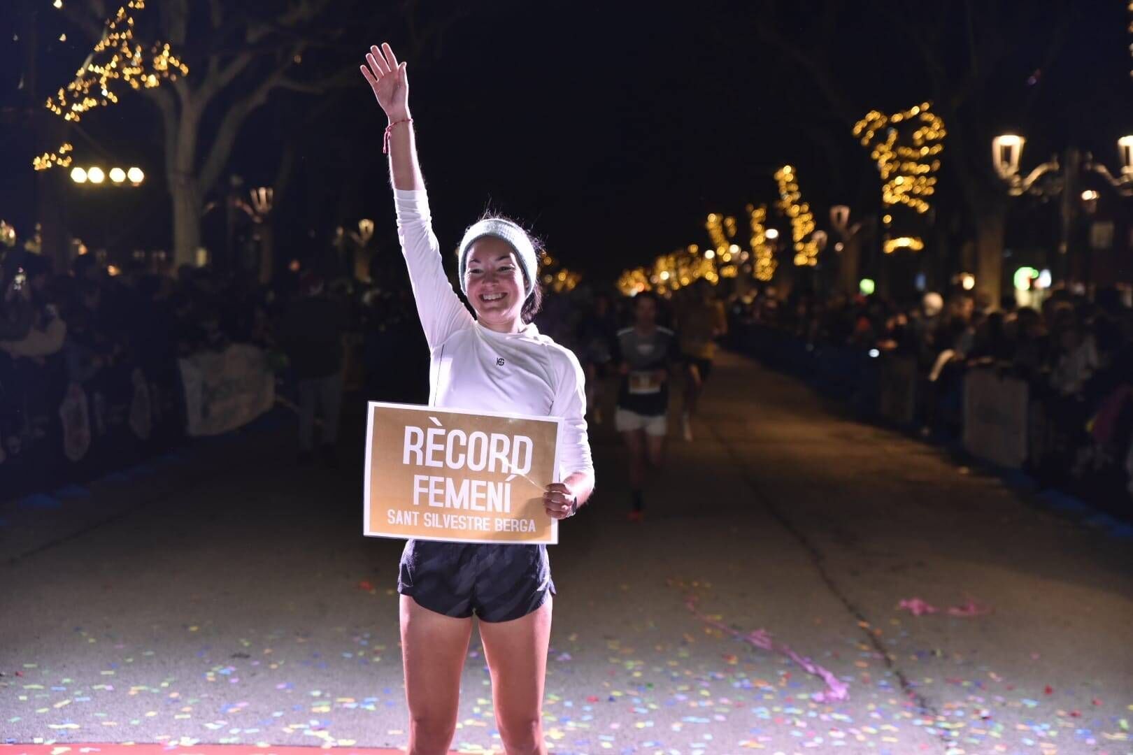 Així estan fent el muntatge de les carrosses per a la Cavalcada de Reis ...