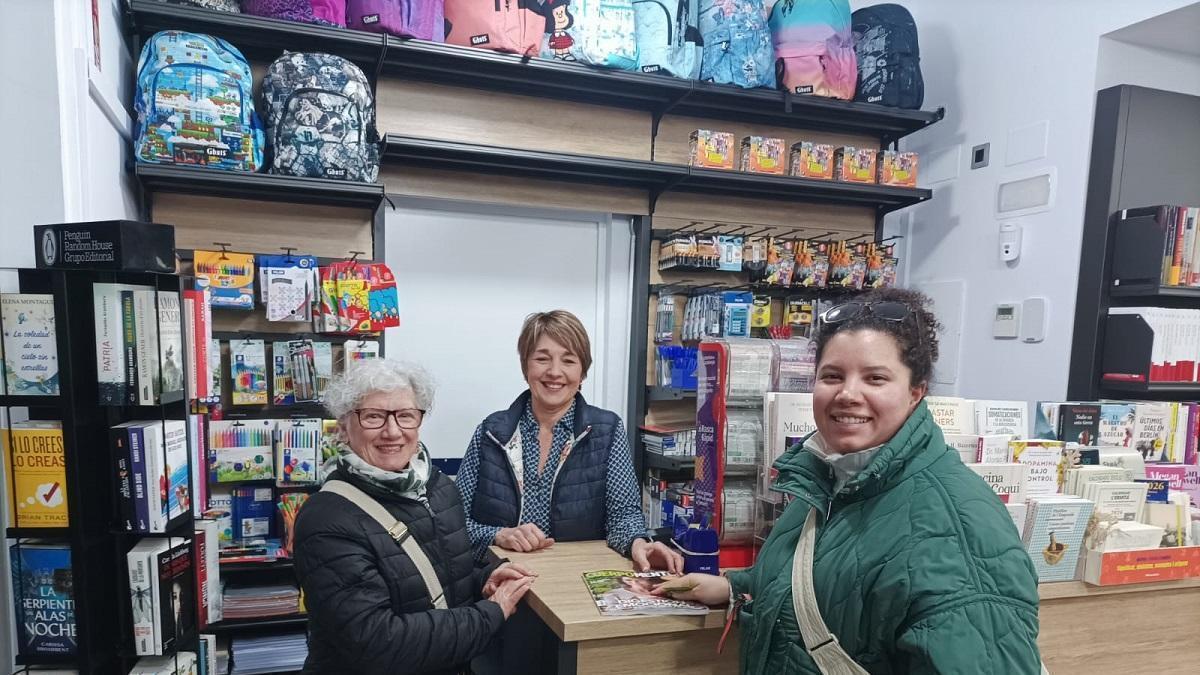 REESTRENA A LA FONT LLUMINOSA | La Llibreria la Ploma de Figueres fa un ...