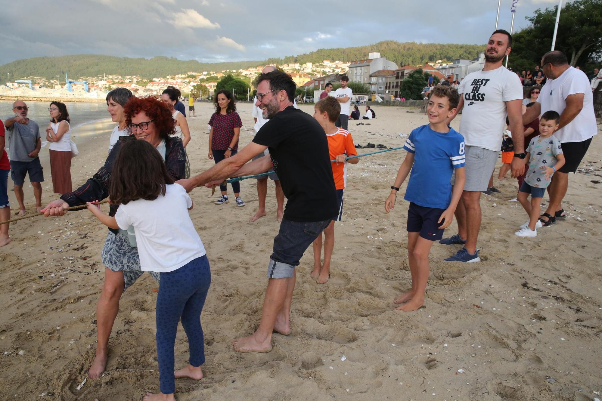 Una rapeta en la playa de Banda do Río. II Xornadas Bueu Vive o Mar