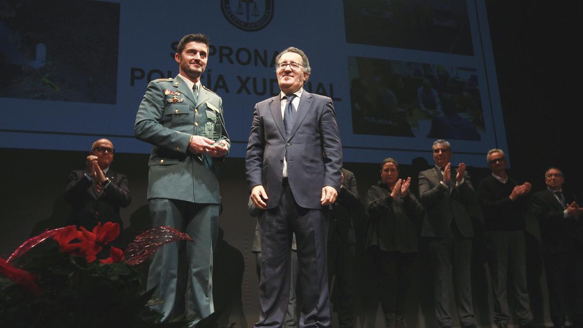 Reconocimientos por el duro rescate del piloto, la detención de ...