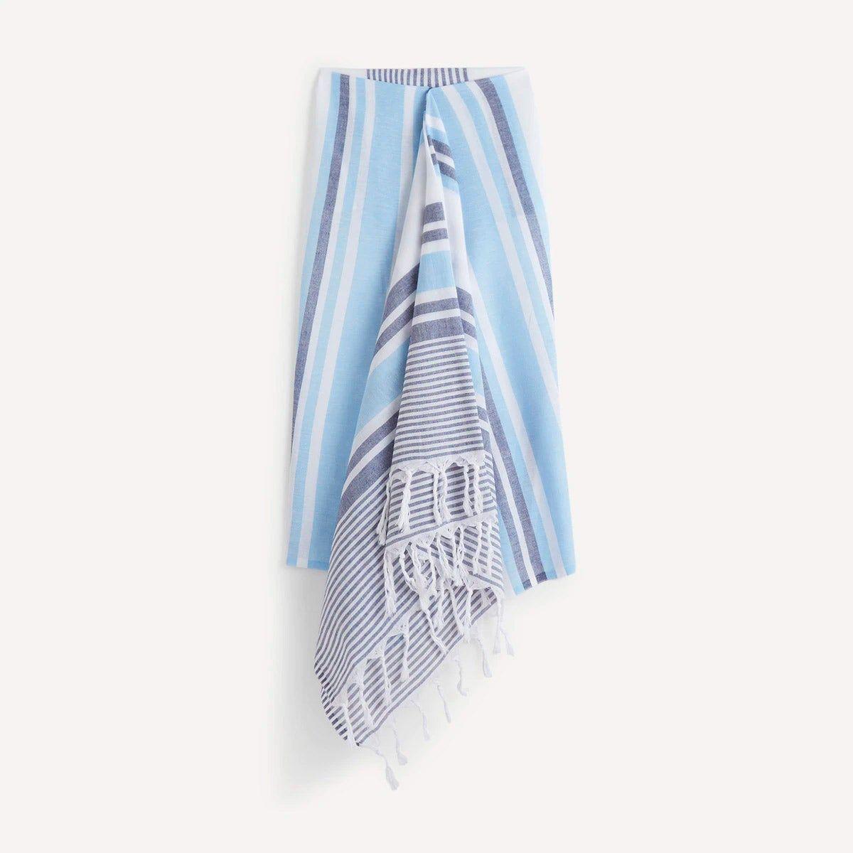 Toalla-pareo, el mejor invento para llevar este verano a la playa - Stilo