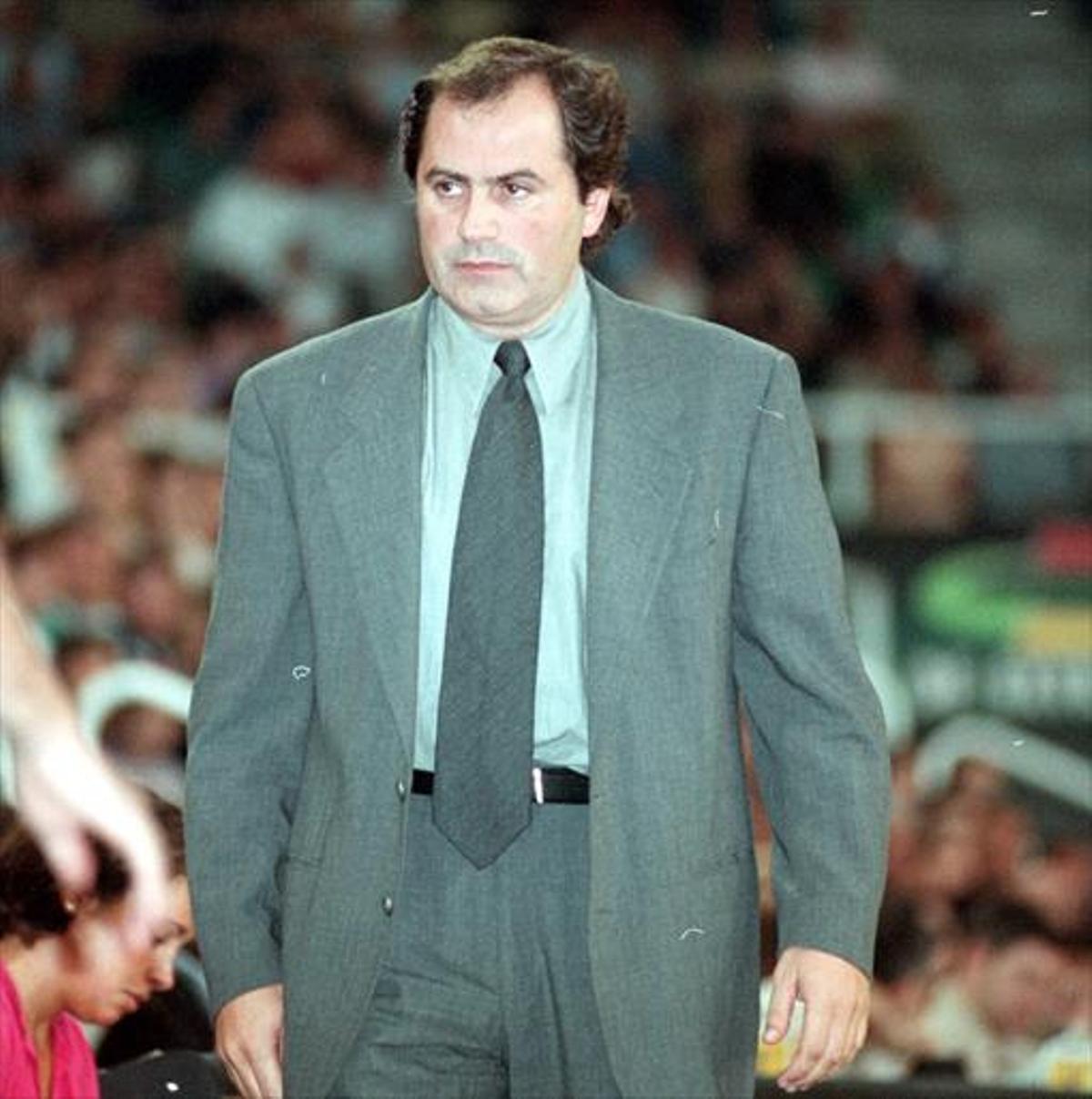 Alfred Julbe, otra vez ‘apagafuegos’