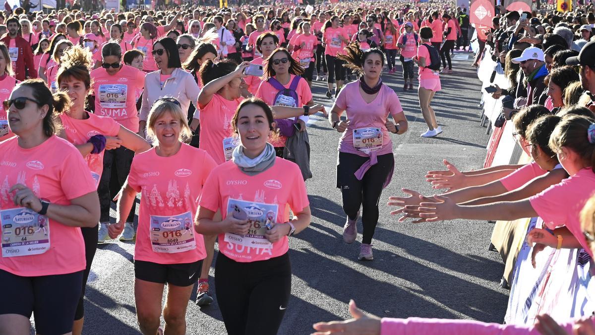 La Cursa de la dona, búscate en las fotos | FOTOS