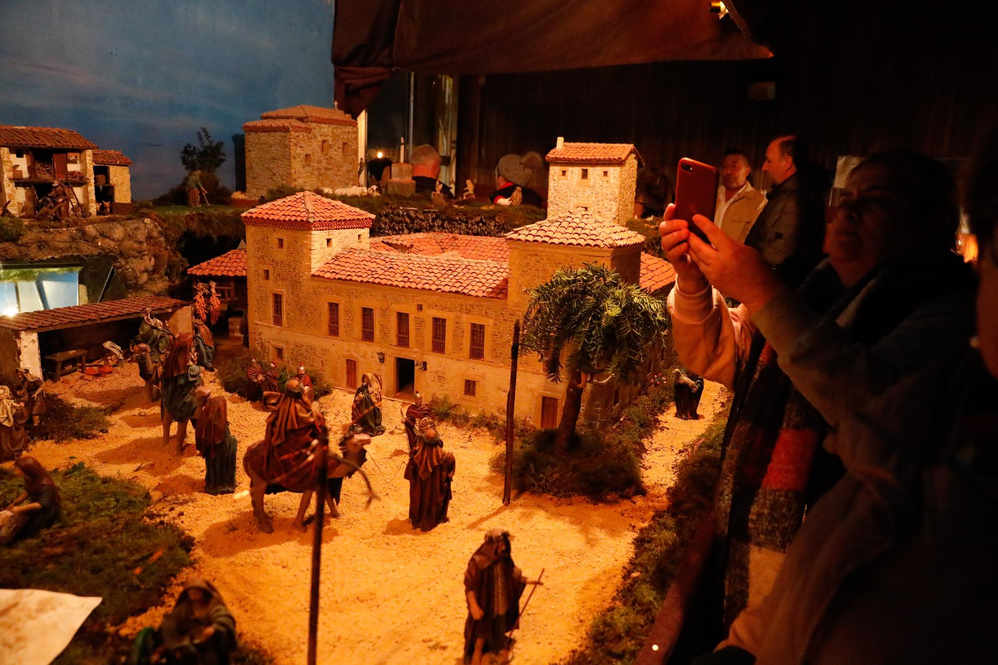 Corvera ya tiene sus belenes en Trasona y en Los Campos