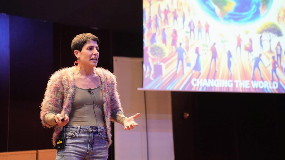 UCONIVERSITAS CÓRDOBA | Ana Andreu: «Empecé a contar ciencia casi sin ...