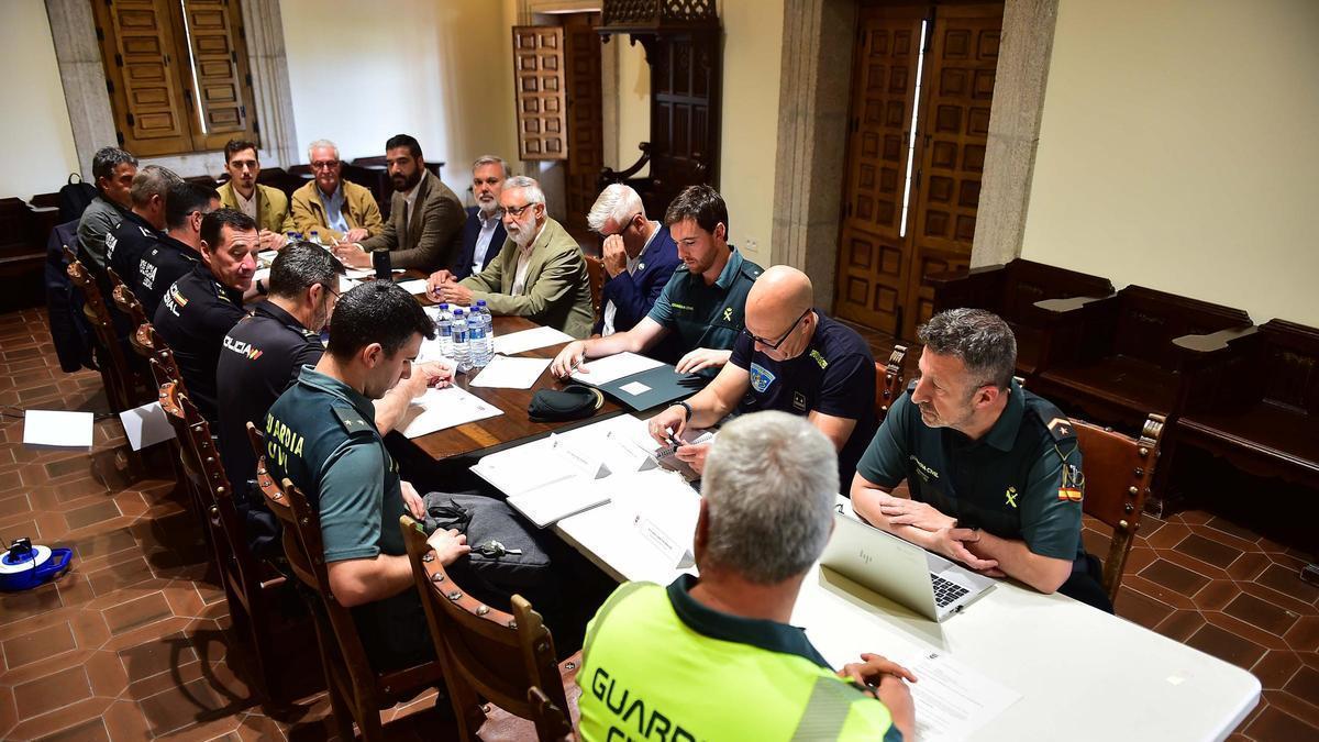 PLASENCIA REFUERZA LA SEGURIDAD PARA EL FESTIVAL DE HOMENAJE A ROBE ...