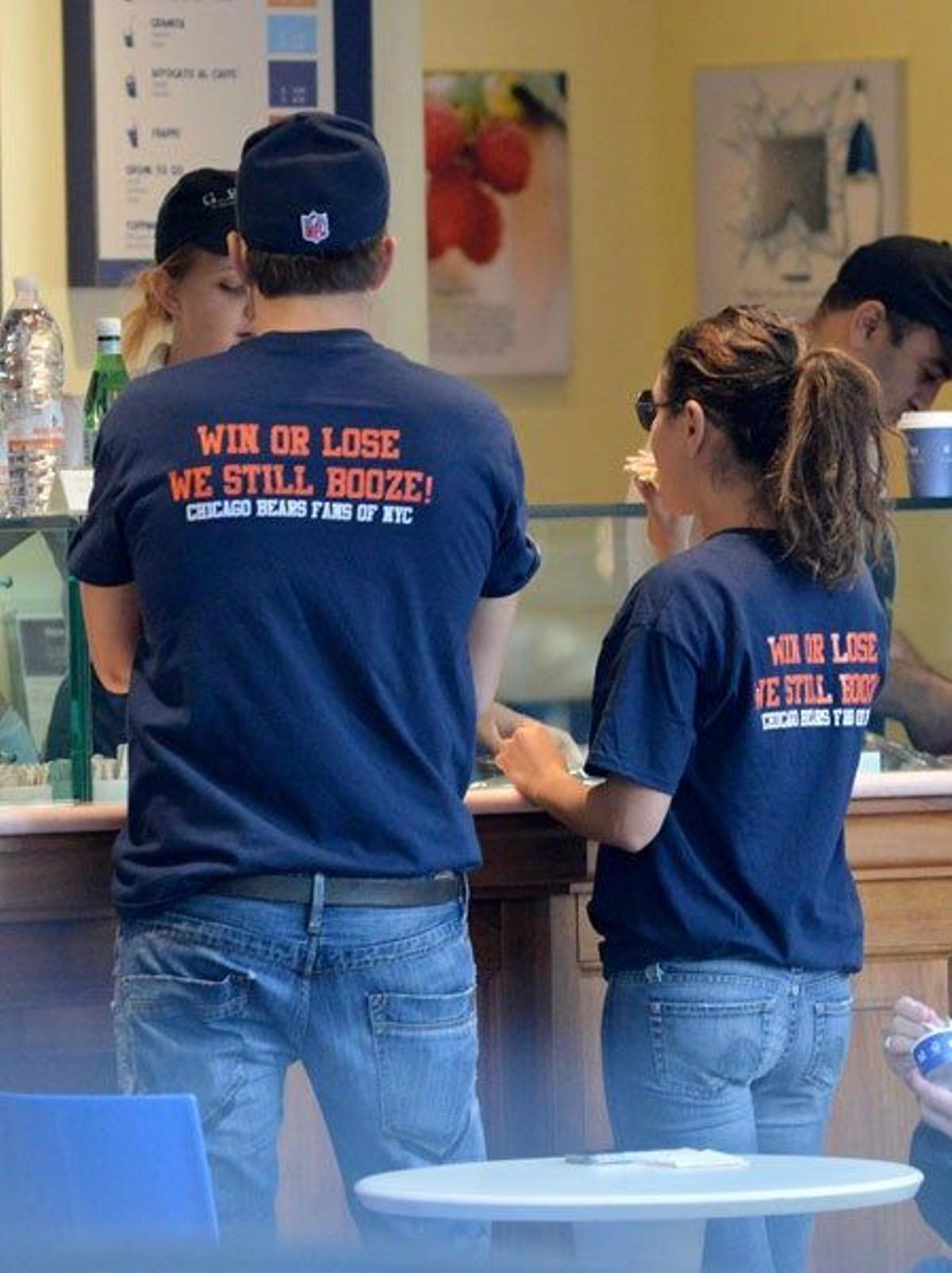 Mila Kunis y Ashton Kutcher, una pareja muy combinada - Cuore