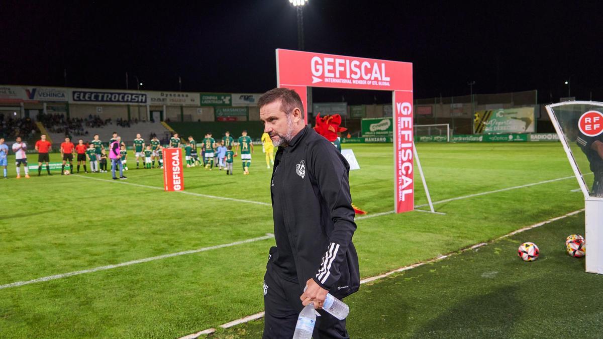 Julio Cobos, técnico del Cacereño: "Algo estamos haciendo mal, yo el ...