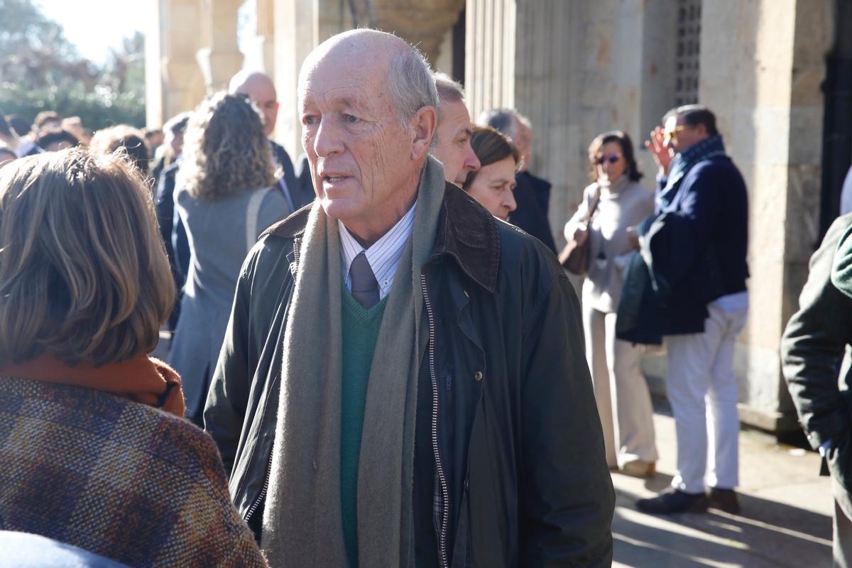 En imágenes: sentido último adiós a Romualdo Alvargonzález en Gijón