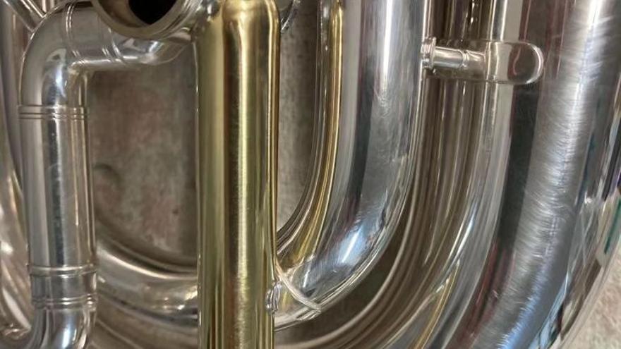 Un músic de Blanes denuncia el robatori del seu instrument, un fiscorn ...