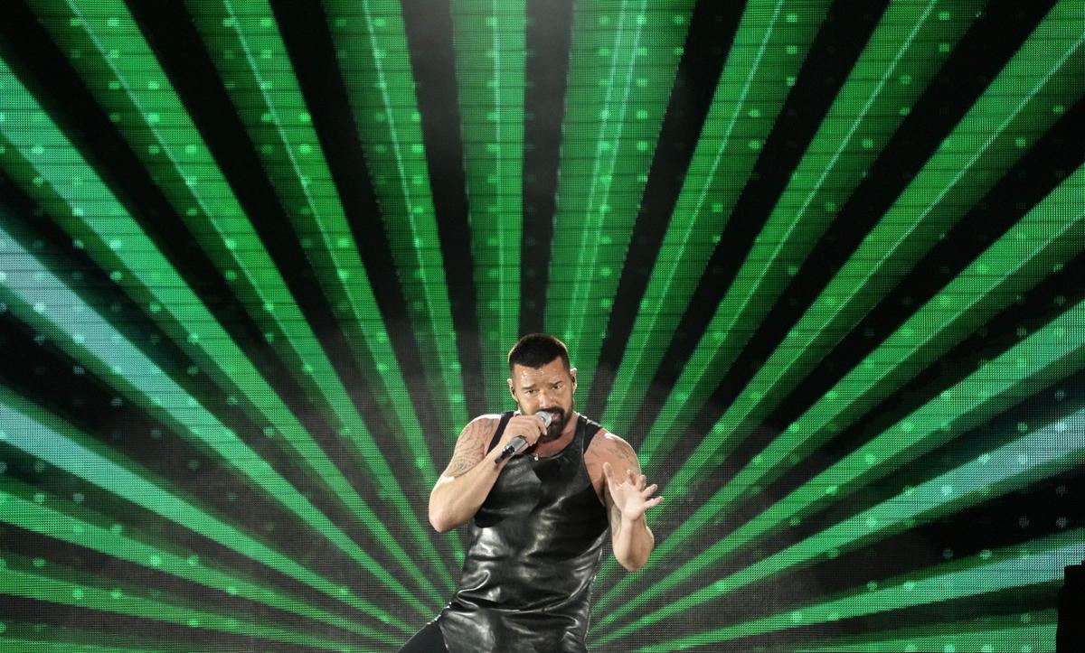 RICKY MARTIN EN SEVILLA | Ricky Martin llega a Icónica Santalucía Fest ...