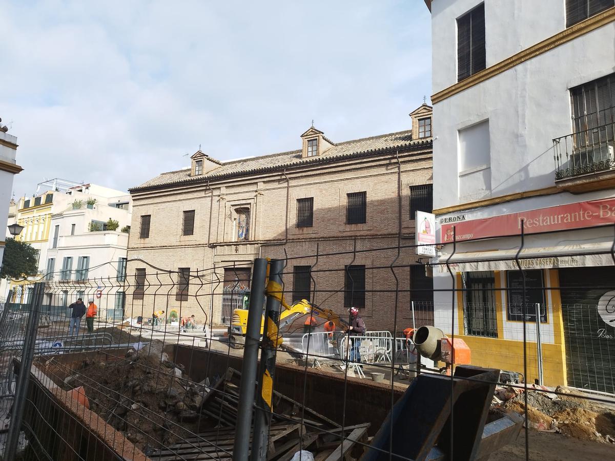Las calles Santa Ángela de la Cruz, Gerona y Dueñas, en obras