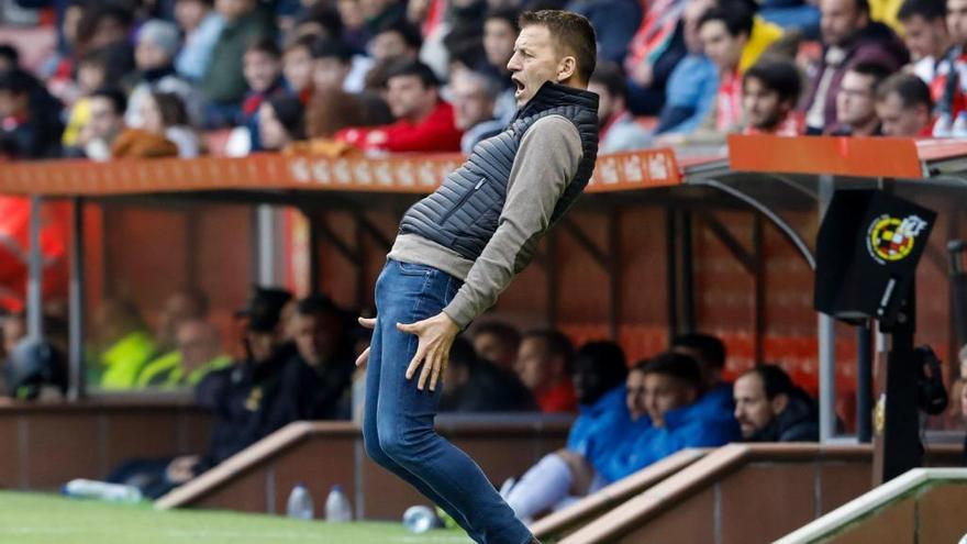 Sporting de Gijón, Djukic, Mirandés, El Molinón