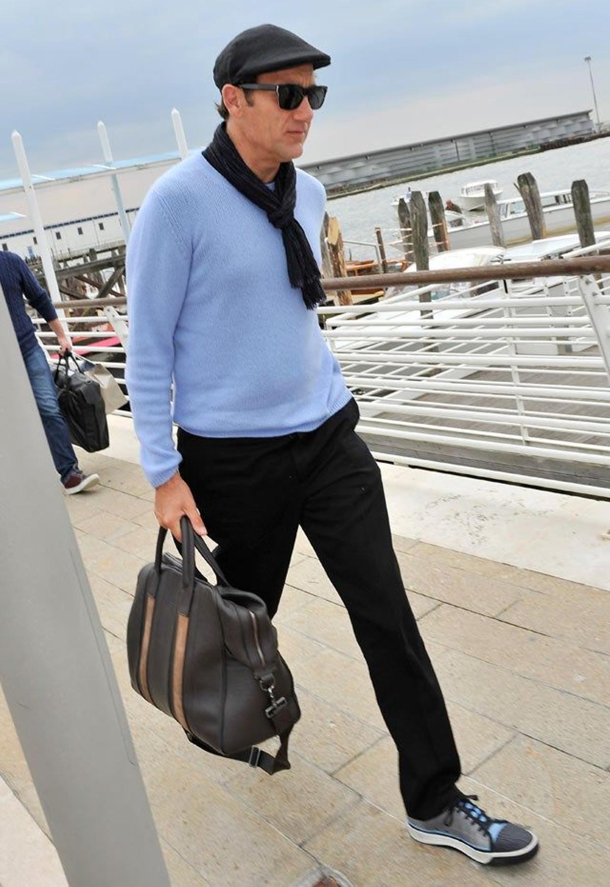 Milla Jovovich presume de tripa en la alfombra roja de Venecia - Cuore