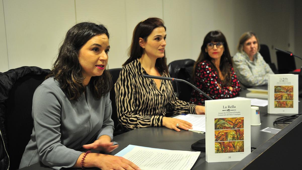 Presentan en Elche el anuario de La Rella la voz de la comarca del Baix Vinalopó
