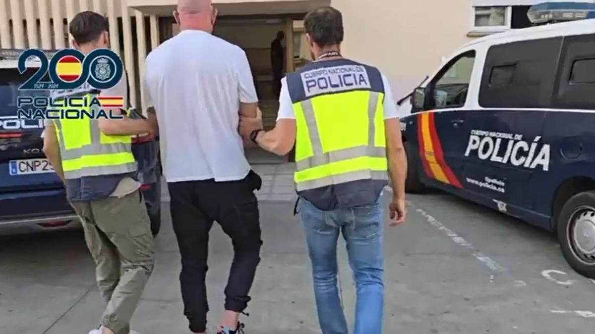SUCESOS TENERIFE | Detenido un fugitivo británico en Tenerife: llegó a usar hasta 11 identidades ...