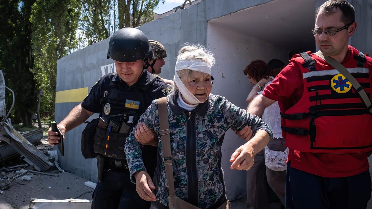 La contraofensiva ucraniana cumple dos semanas con avances reconocidos por los rusos